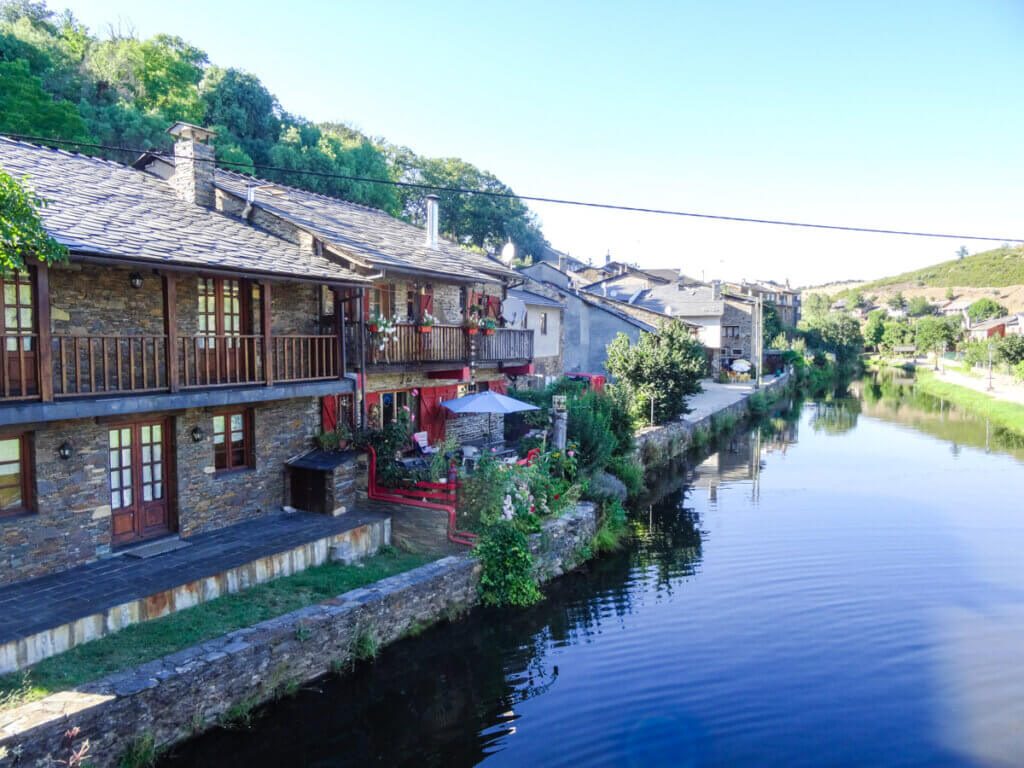 Conheça as 2 aldeias que são divididas entre Portugal e Espanha — Lowcost